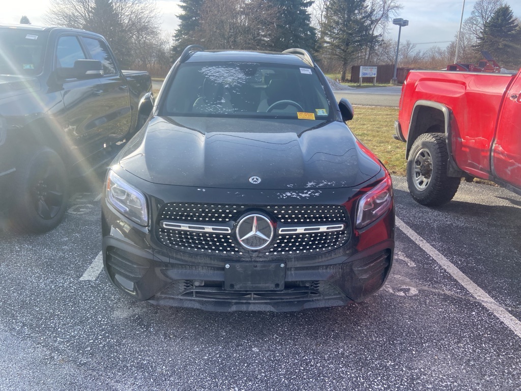 2022-Mercedes-Benz-GLB-GLB-250