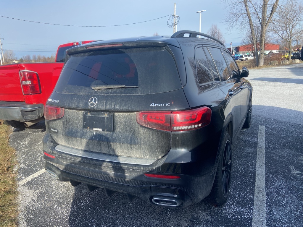 2022-Mercedes-Benz-GLB-GLB-250